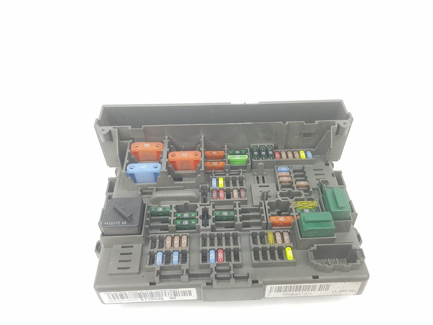 BMW 3 Series E90/E91/E92/E93 (2004-2013) Fuse Box 9119446, 9119445 ...