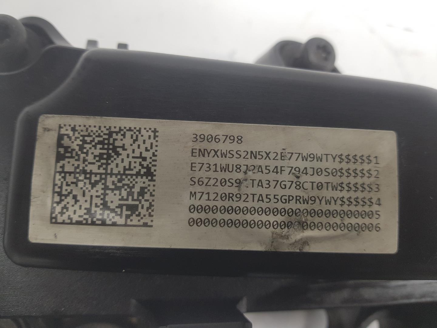 MERCEDES-BENZ A (W176) Valve Cover A6510109018, A6510101030 19904933 ...