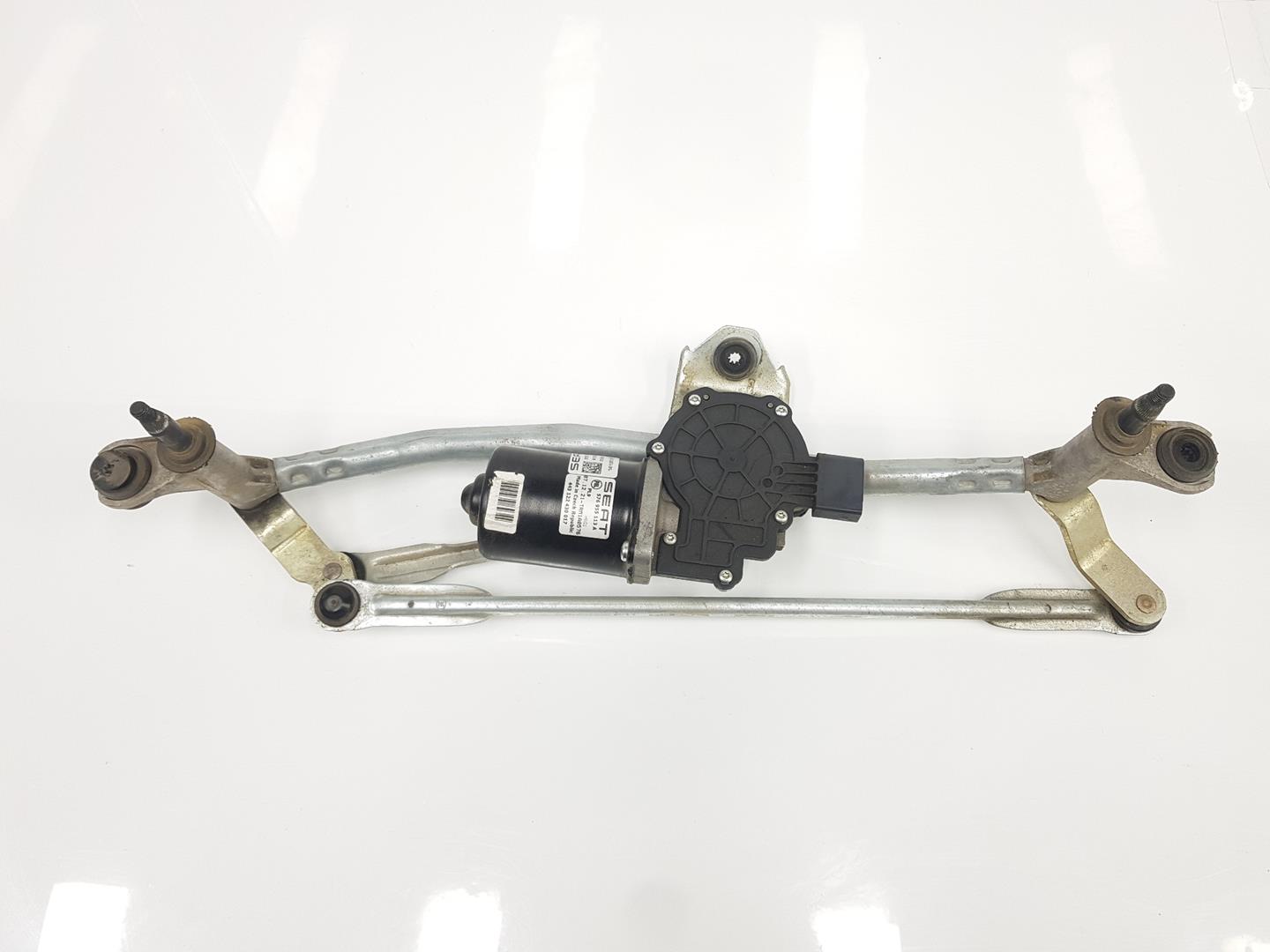 SEAT Ateca 1 generation (2016-2024) Front Windshield Wiper Mechanism ...